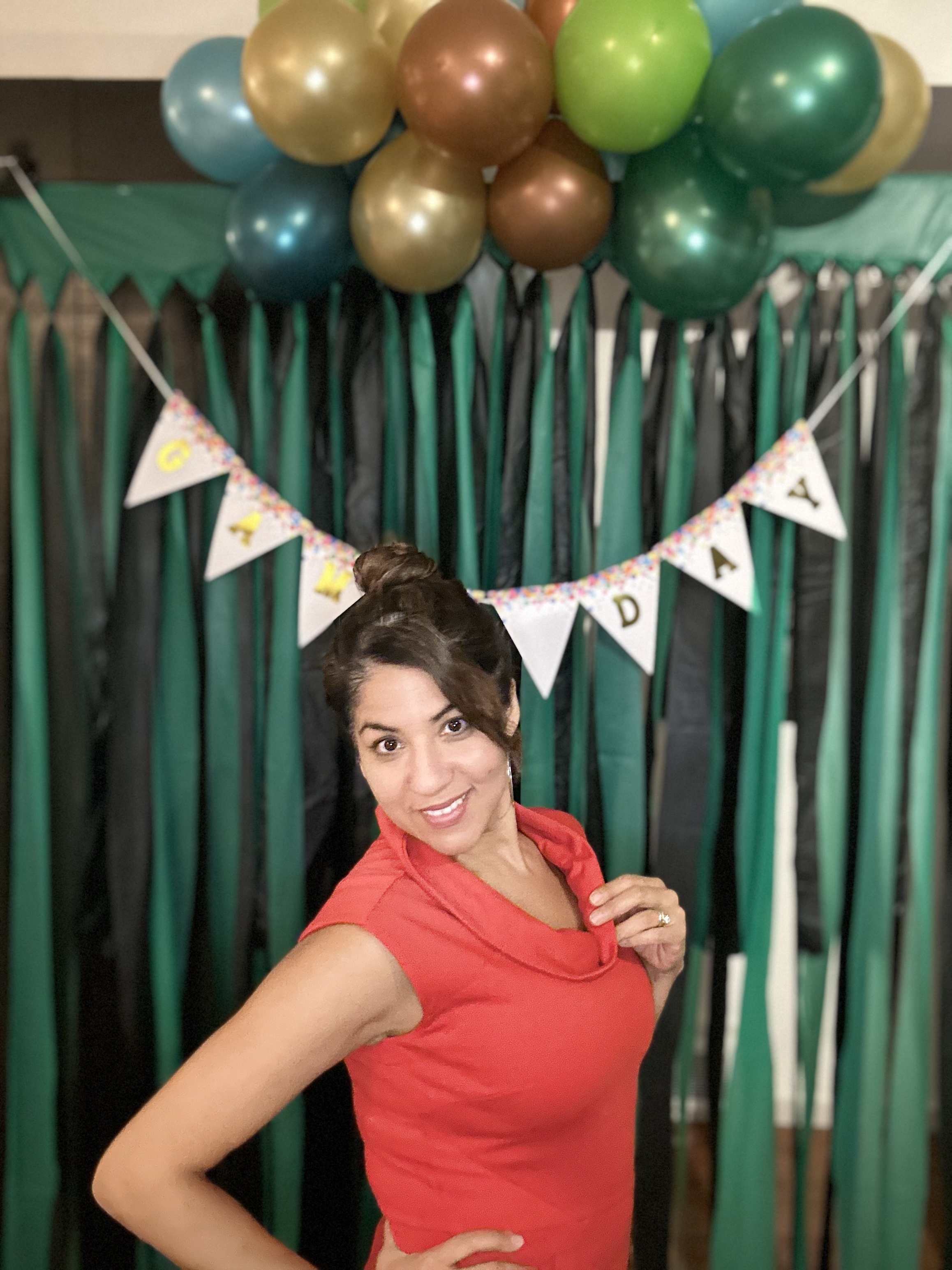 How to make a fabulous Dollar Tree backdrop for 10 dollars for your ...